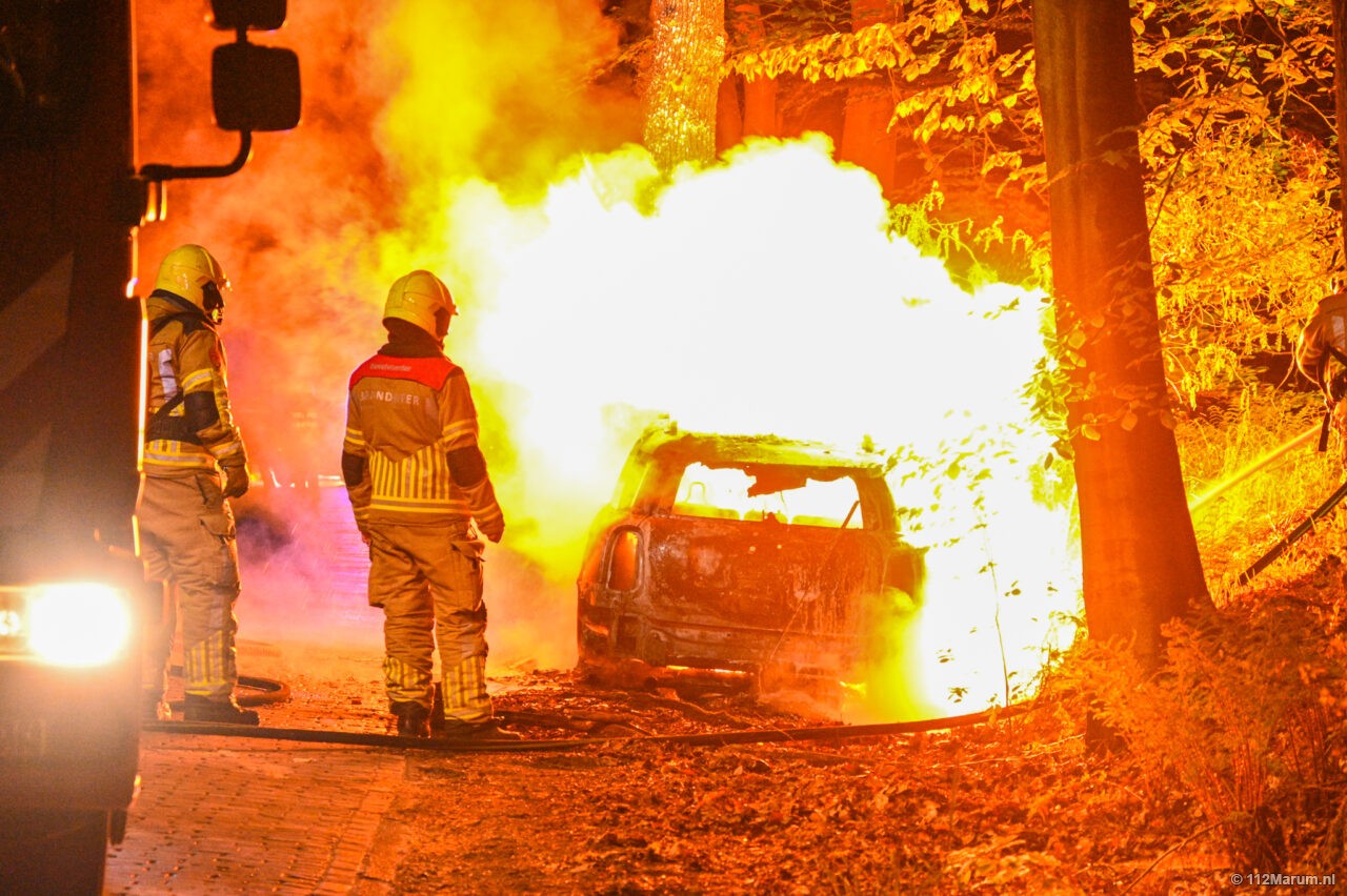 "Mini" gaat in vlammen op na plaspauze - 112Marum